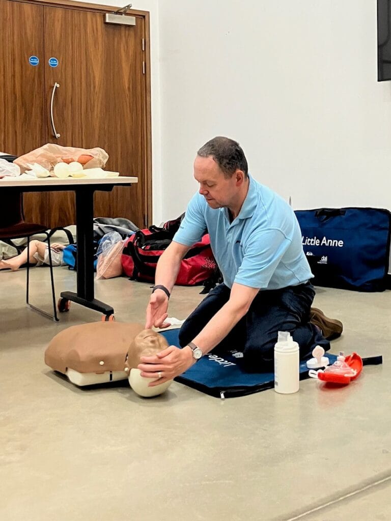 3 Day Emergency First Aid at Work (EFAW) Training Course - Turtle defib ...